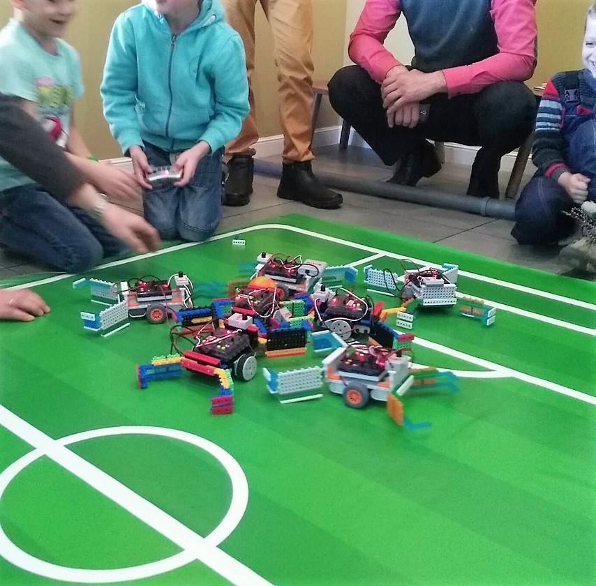 Робототехника и программирование на базе Minecraft: как в Калининграде ...